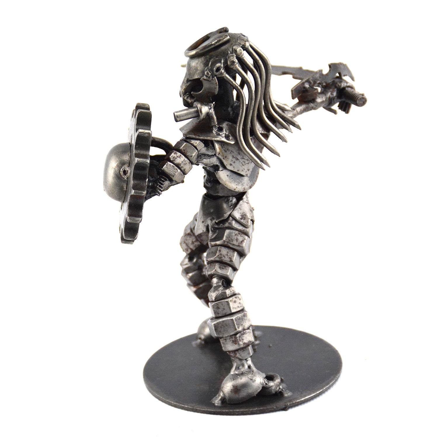 Predator with shield and sword sculpture : Scrap Metal Model