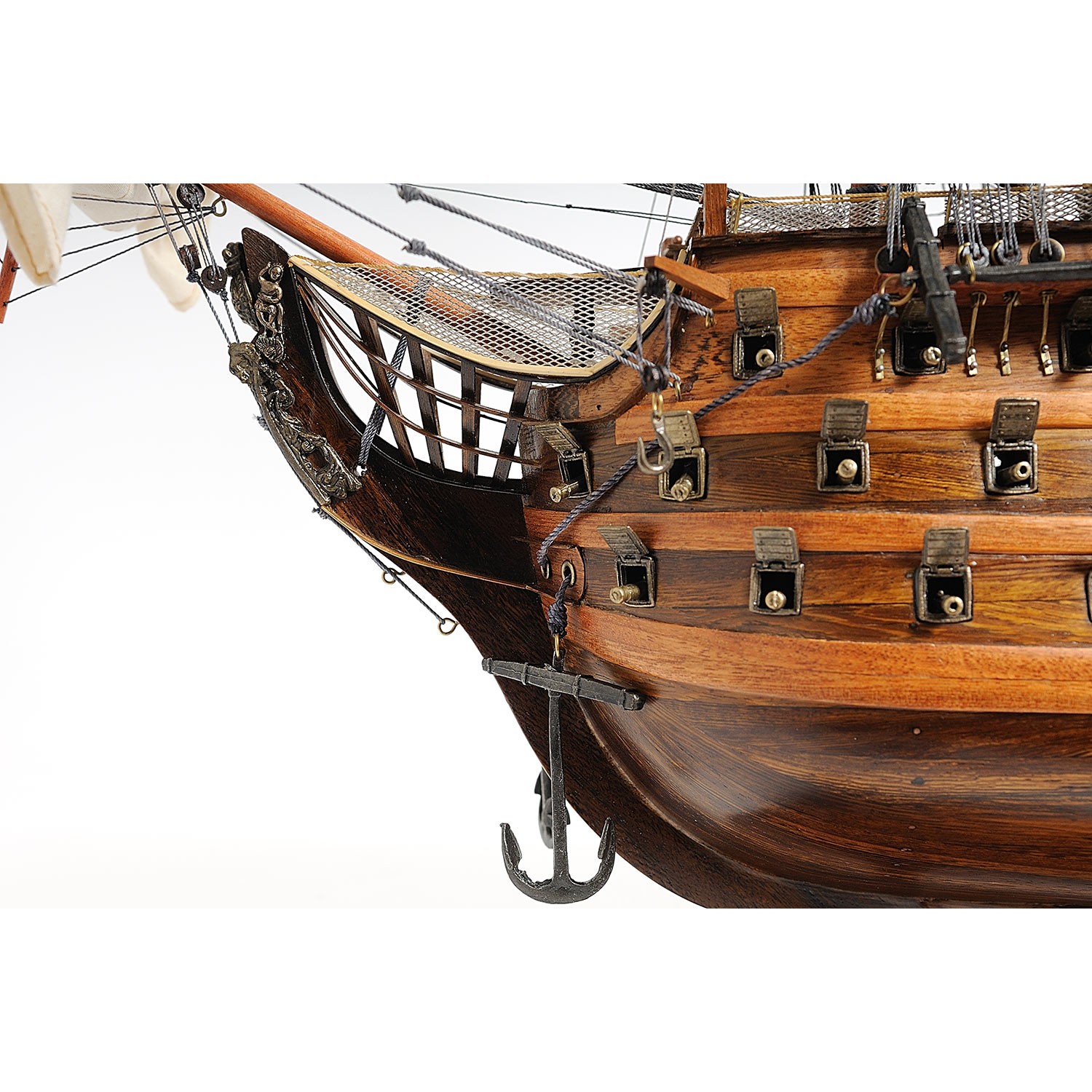 HMS Victory Mid Size EE T033 - Wooden Ship Model