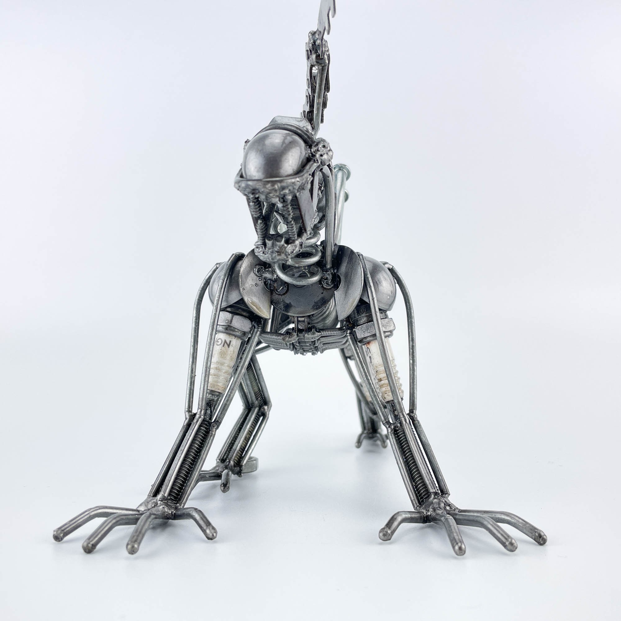 Alien Crawling Metal Sculpture : Alien Scrap Metal Sculpture Art model ...