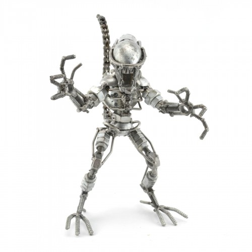 Alien xenomorph Metal Sculpture : Alien Scrap Metal Sculpture Art model ...