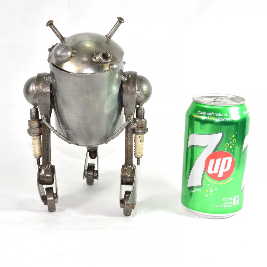 R2-D2 Sculpture : Recycled Scrap Metal Sculpture